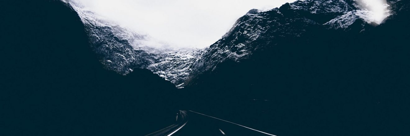 5 Black Background 1500x500 Twitter Header - Calendar20.com